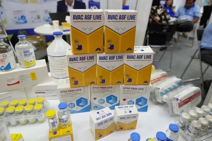 Vietnam's transparent approach in sharing information on ASF vaccines with WOAH and FAO